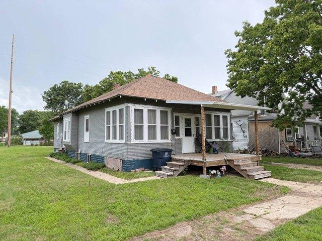 665 N Pine St, Long Pine, NE 69217