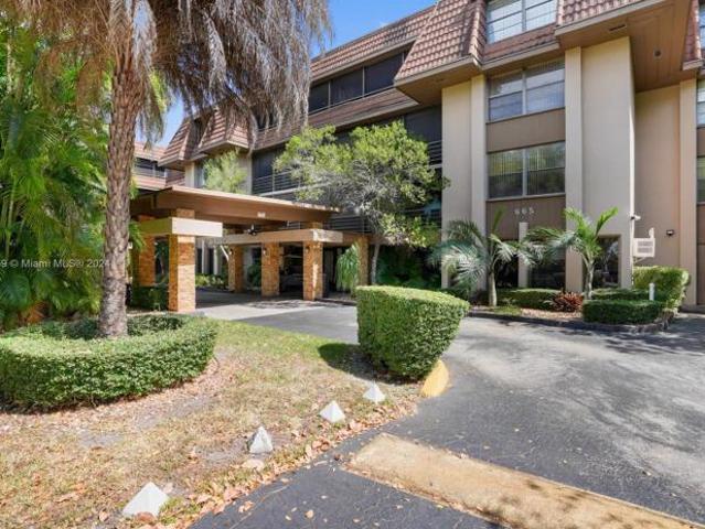 665 NE 195th St #127, Miami, FL 33179