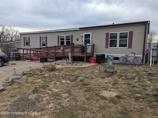 665 Sparrow Dr, Shavertown, PA 18708