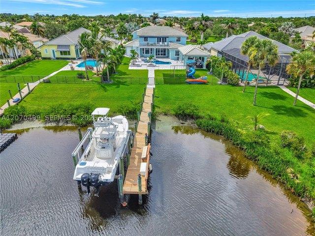 665 SW Yacht Basin Way, Stuart, FL 34997