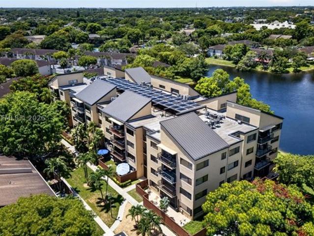 6666 SW 115th Ct Apt 301, Miami, FL 33173
