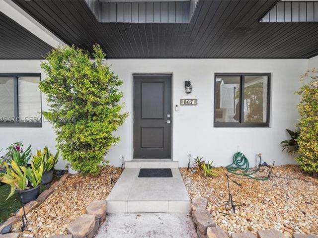 6667 Miller Dr Unit 14, South Miami, FL 33155