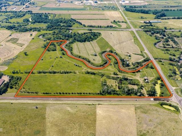 6667 Apple Creek Rd, Bismarck, ND 58504