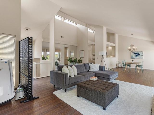 6667 La Jolla Scenic Drive South