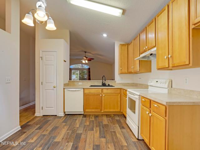 6669 Morse Glen Ln, Jacksonville, FL 32244 | MLS #2114 | Compass