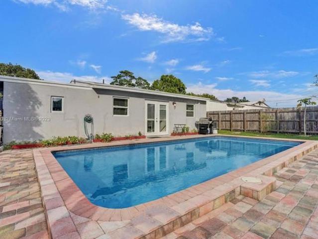 6660 Custer St, Hollywood, FL 33024