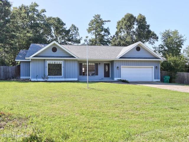 6662 Ahekolo Cir, Diamondhead, MS 39525