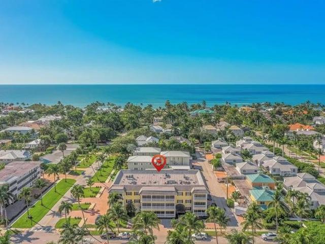 666 3rd St S #102, Naples, FL 34102