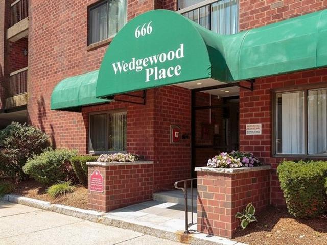 666 Main St Apt 207, Winchester, MA 01890