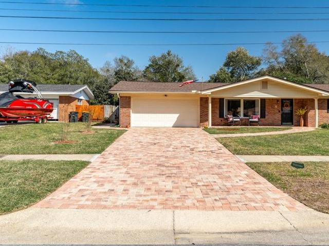 666 NE Fairway Ave, Fort Walton Beach, FL 32547