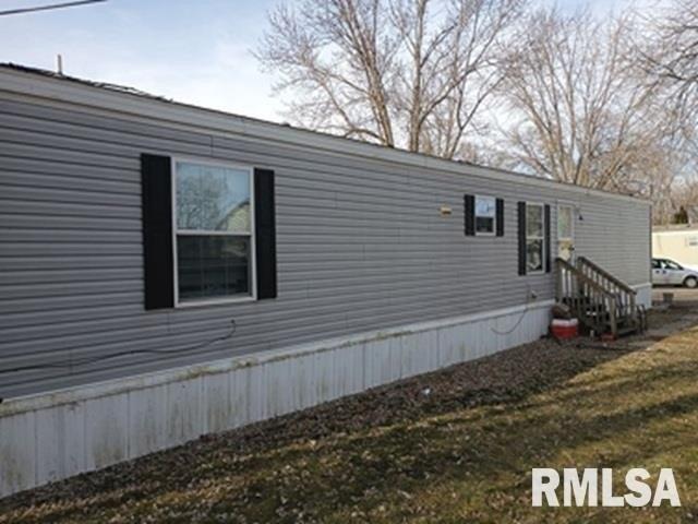 666 S Bluff St, South Beloit, IL 61080