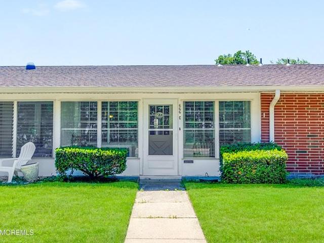 666 Plymouth Dr Unit C, Lakewood, NJ 08701