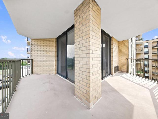666 W Germantown Pike # 1601