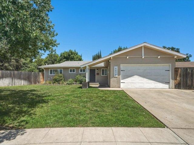 6676 N Wolters Ave, Fresno, CA 93710