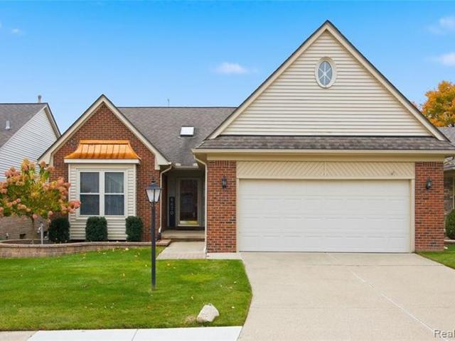 6670 Copper Creek Dr W, Washington Township, MI 48094
