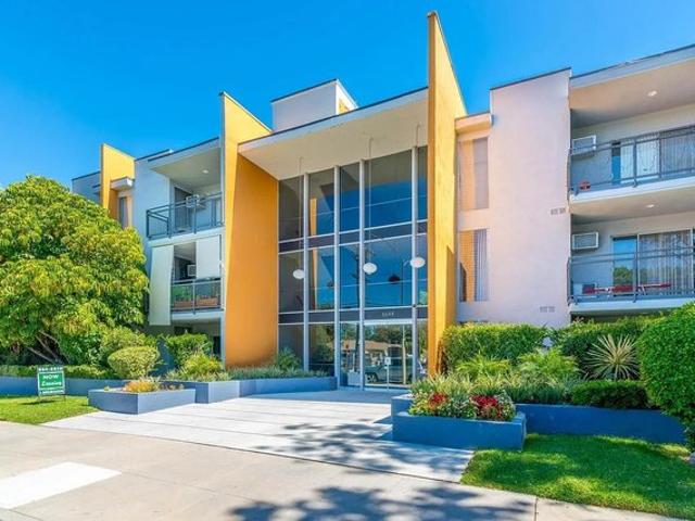 6670 Glade Ave, Woodland Hills, CA 91303