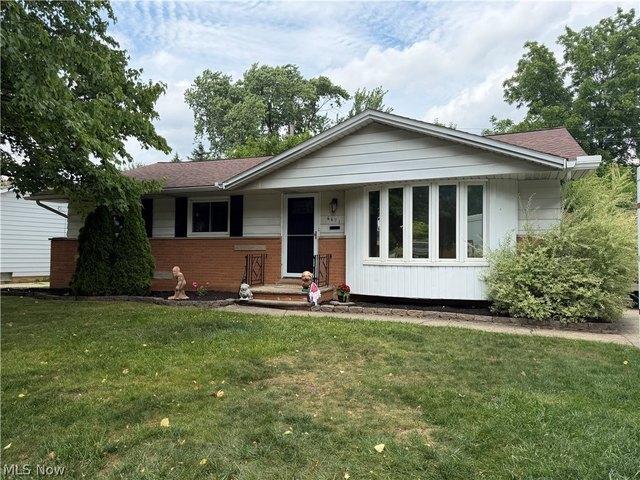 6671 Kingsdale Blvd, Parma Heights, OH 44130