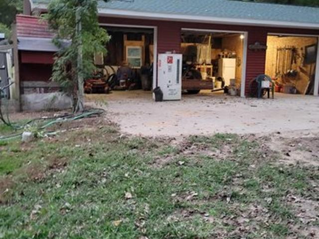 6671 S Graham Rd, Saint Charles, MI 48655