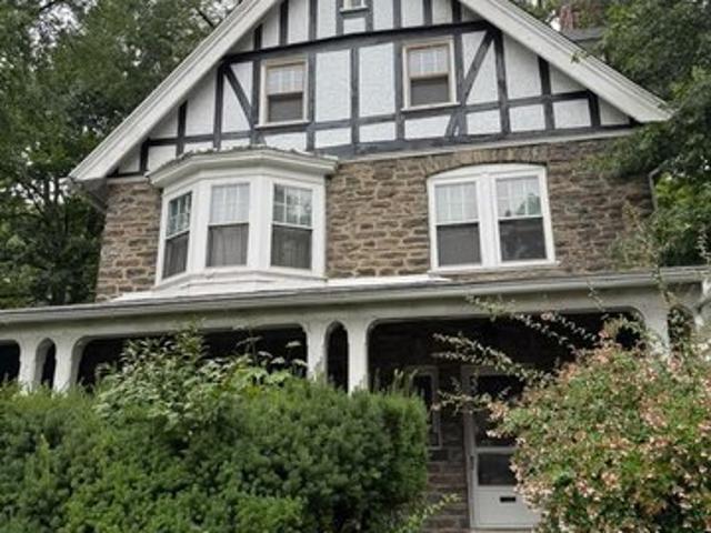 6672 Lincoln Dr, Philadelphia, PA 19119