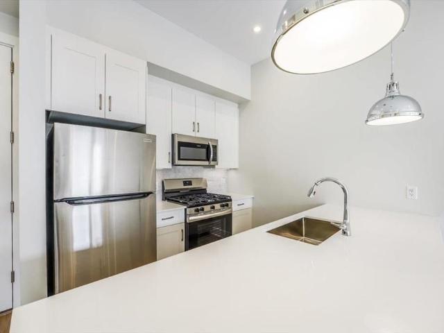 667 665 Grand St Unit# 208, Jc, Bergen lafayett, US, NJ