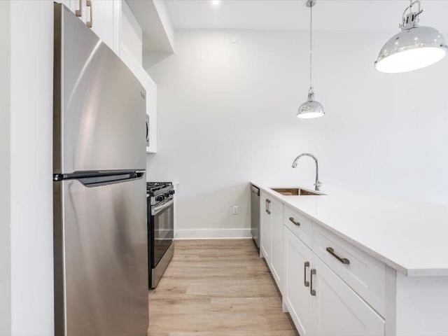 667 665 Grand St # 403