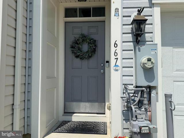 667 English Ivy Way