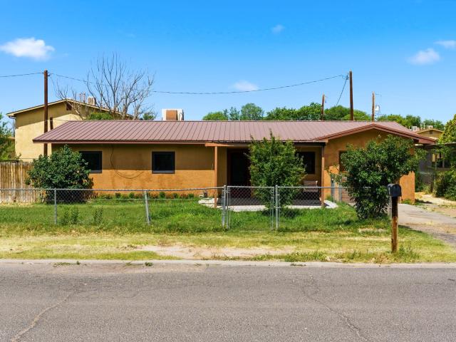 667 Monte Vista Road NE
