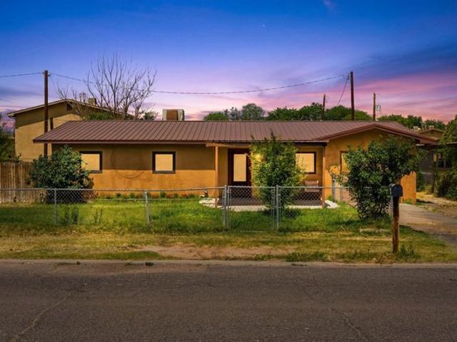 667 Monte Vista Rd NE, Los Lunas, NM 87031