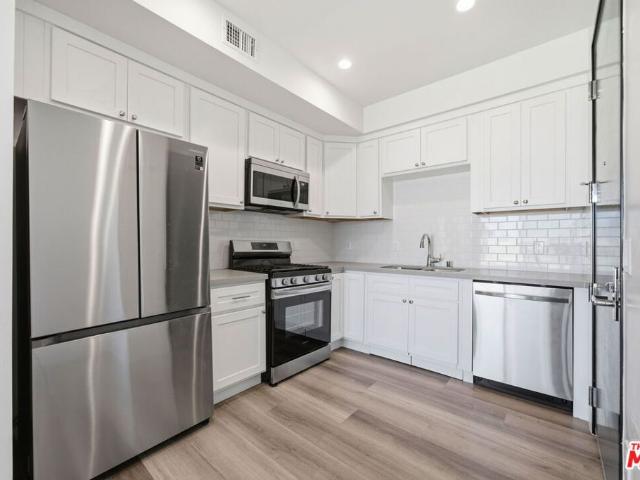 667 N Wilton Place 403