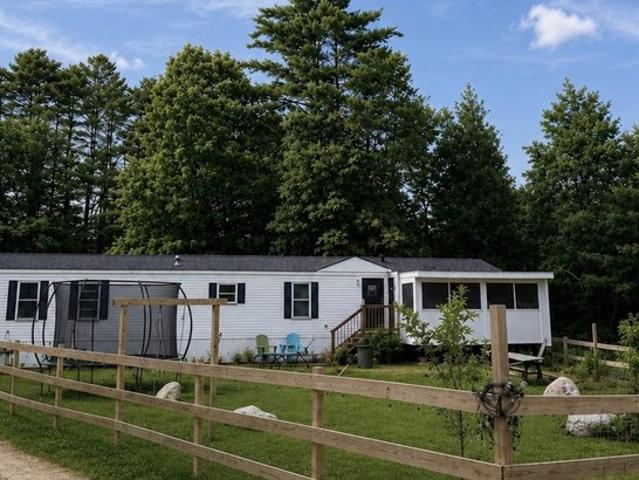 667 N High St, Bridgton, ME 04009