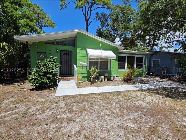 667 W Harbor Dr S, Saint Petersburg, FL 33705
