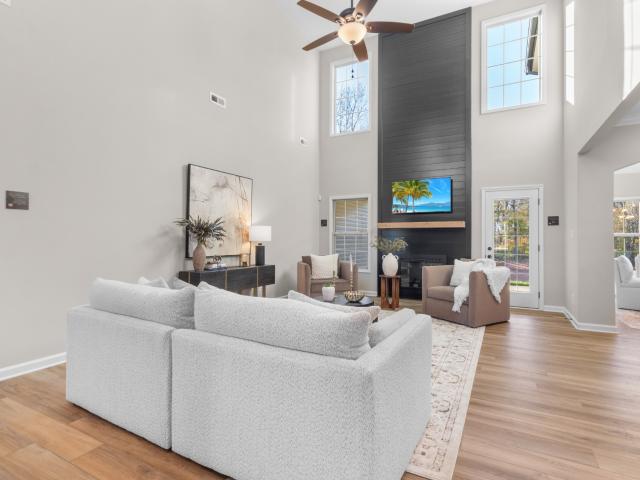 667 Woodrush Dr