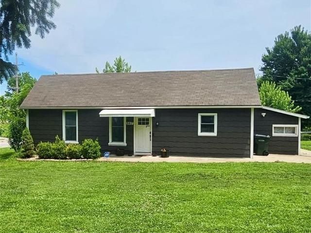 667 Thornton St, Leavenworth, KS 66048