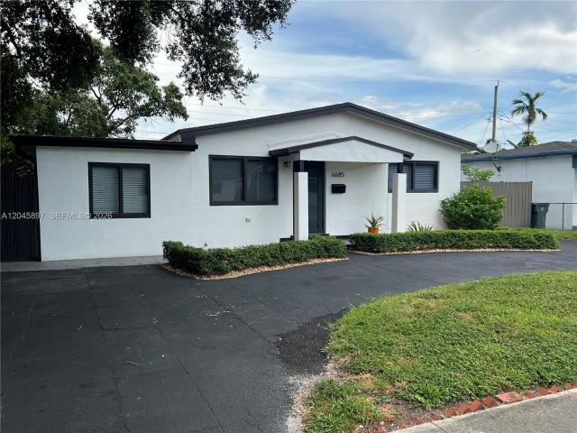 6685 NW 38th Ter, Virginia Gardens, FL 33166 | MLS #A12045