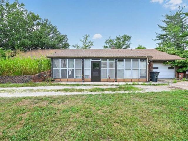 6685 SE Isley Dr, Trimble, MO 64492