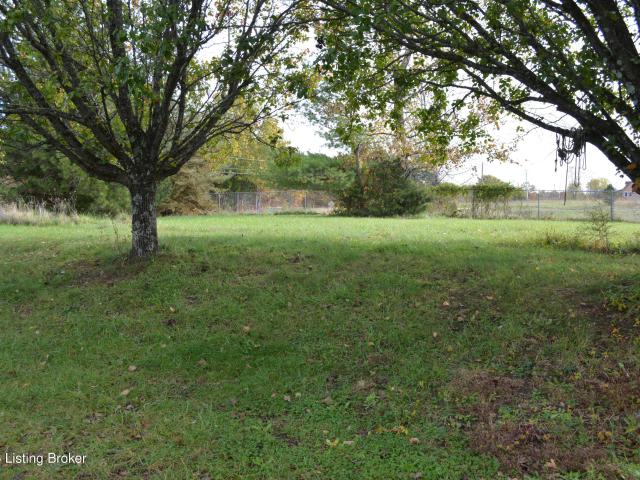 6687 Woods Pike