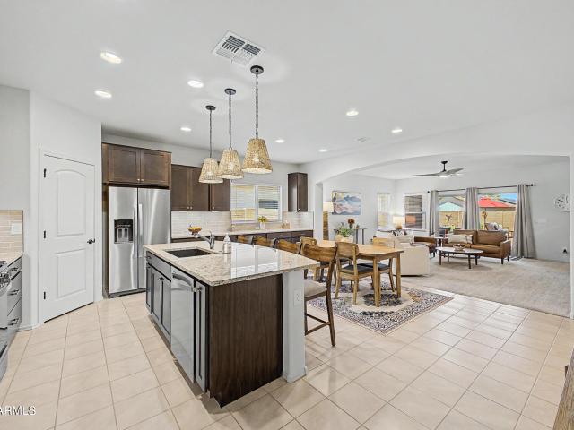 6688 w victory way