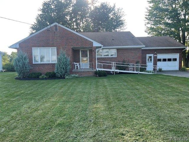 6680 Heise Rd, Clarence Center, NY 14032