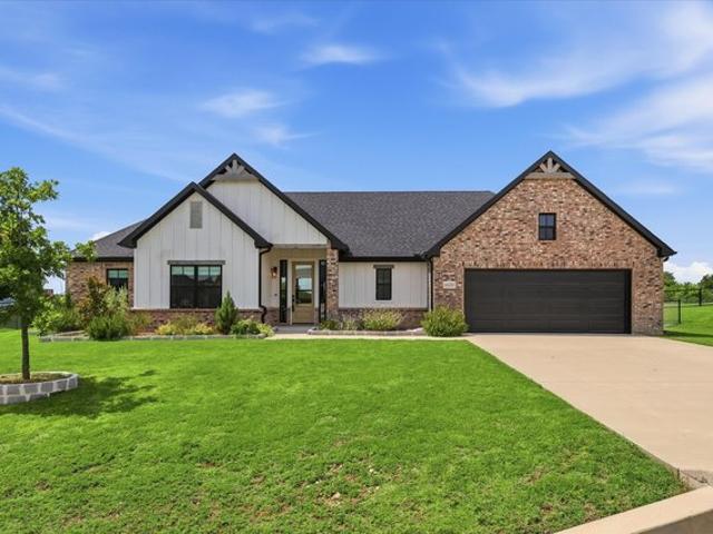 6680 Red Wing Ln, Sanger, TX 76266