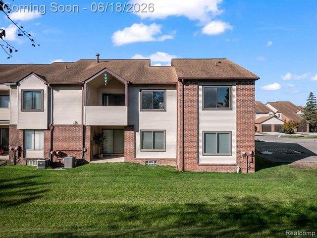 6680 Ridgefield Cir Apt 201, West Bloomfield Township, MI 48322
