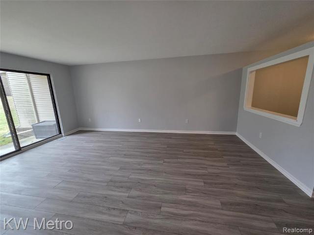 6680 Ridgefield Circle # 104