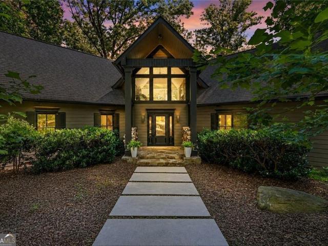 6680 Woodlake Drive