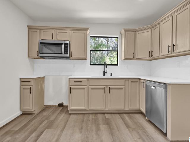 6681 Burchfield Loop
