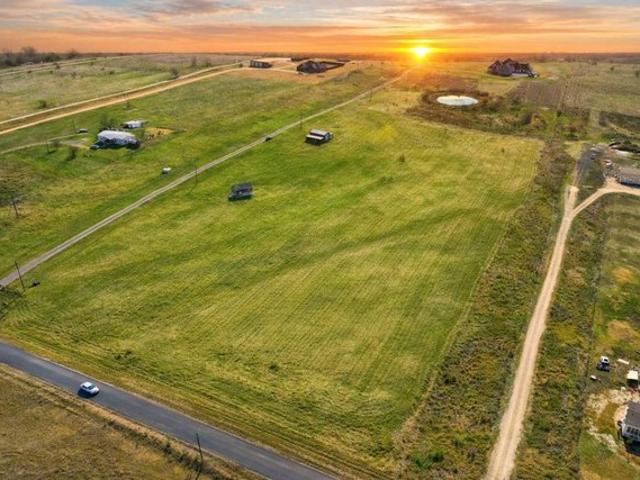 668 County Road 451, Taylor, TX 76574