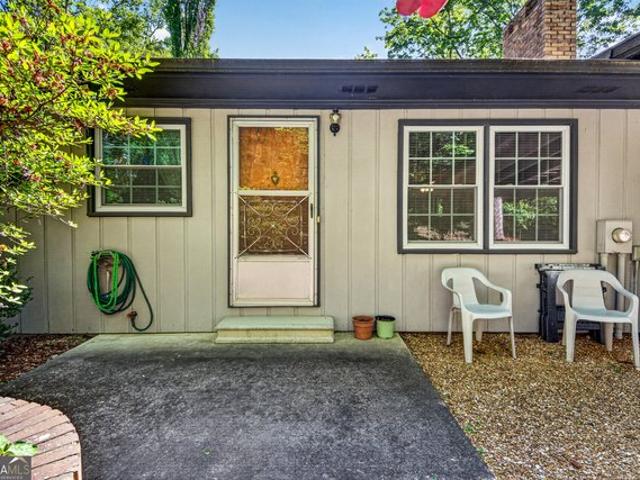 668 Cross St, Clayton, GA 30525