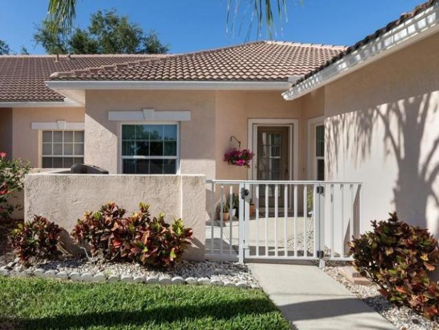 668 Back 9 Dr, Venice, FL 34285