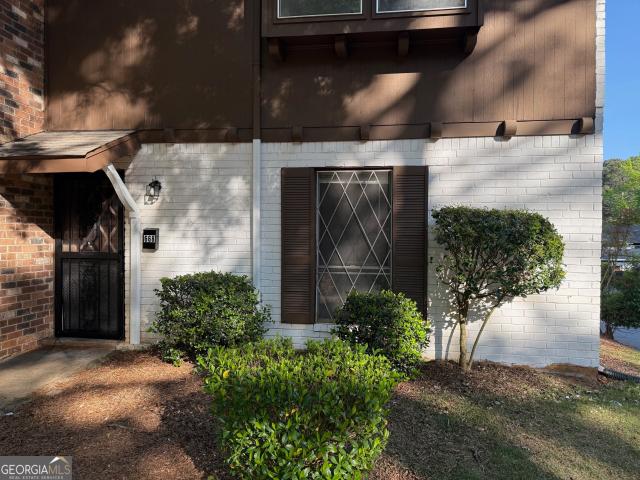 668 Garden Walk Dr, Stone Mountain, GA 30083 | MLS #10733