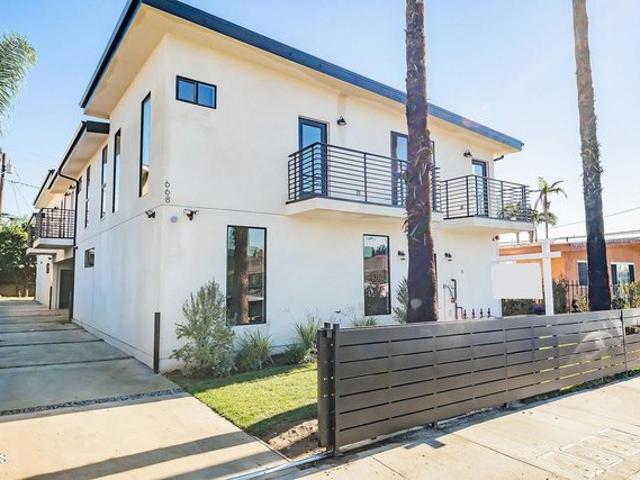 668 Keenan Ave, Los Angeles, CA 90022