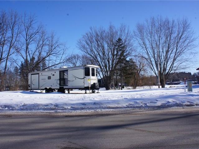 668 N Eau Claire St, Mondovi, WI 54755