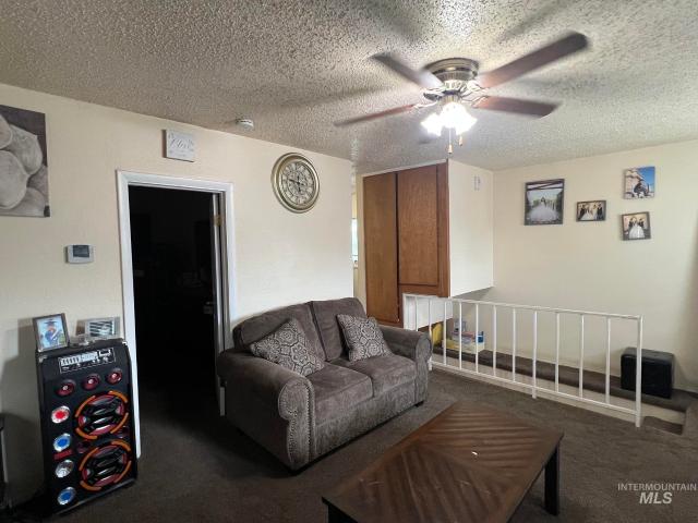 668 NW 1st St